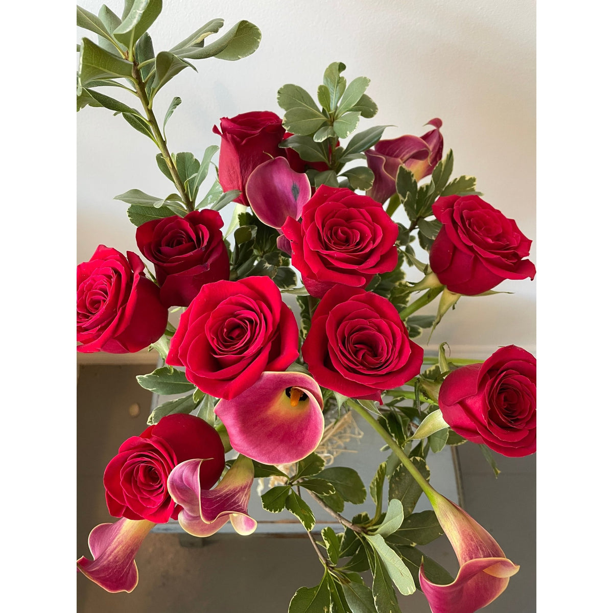 Bouquet duo de roses et de calla Lily – Atelier Balsam